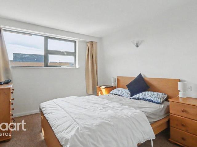 Deanery Road, Bristol 1 bed flat to rent £1,450 pcm £335 pw