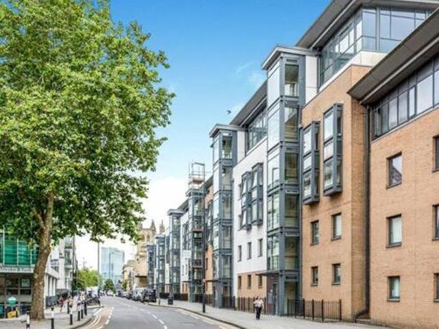 Deanery Road, Bristol, 2 Bedroom Flat