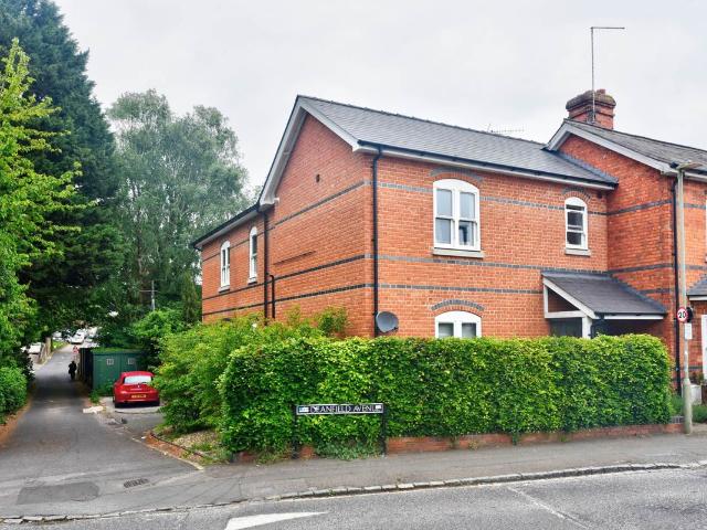 Deanfield Avenue, Henley On Thames RG9, 1 bed flat to rent, £1,250 pcm | PrimeLocation