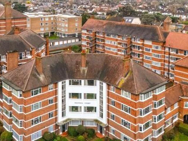 Deanhill Court, Upper Richmond Road West, 2 Bedroom Flat