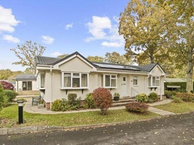 Deanland Wood Park, Golden Cross, 2 Bedroom Park
