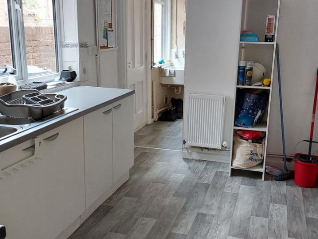 Deans Walk, Gloucester GL1, 4 bed terraced house to rent, £2,000 pcm | PrimeLocation