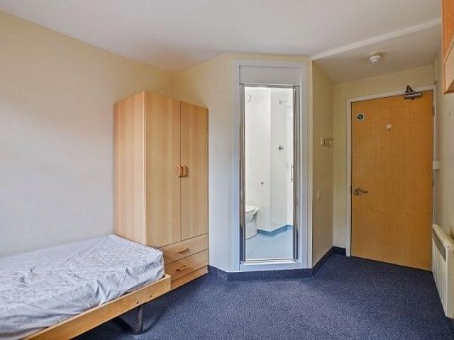 Deans Court, St Georges Road, Bristol BS1, 1 bed flat to rent, £1,226 pppm | PrimeLocation