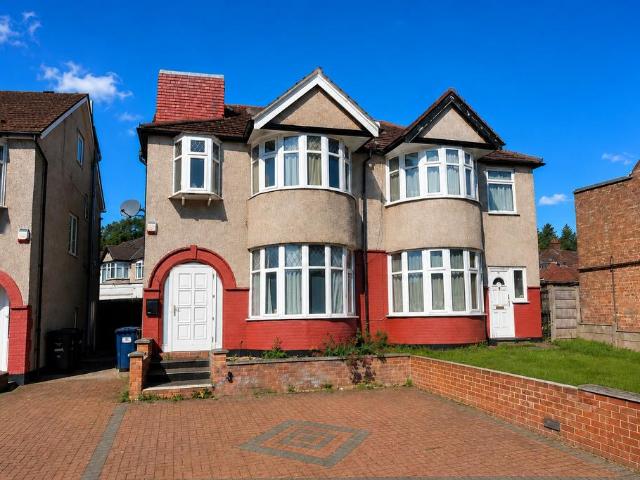 Deans Lane, Edgware, HA8 4 bed semi detached house to rent £2,900 pcm £669 pw