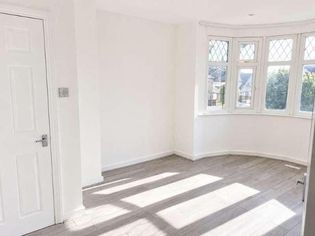Deans Lane, Edgware, HA8