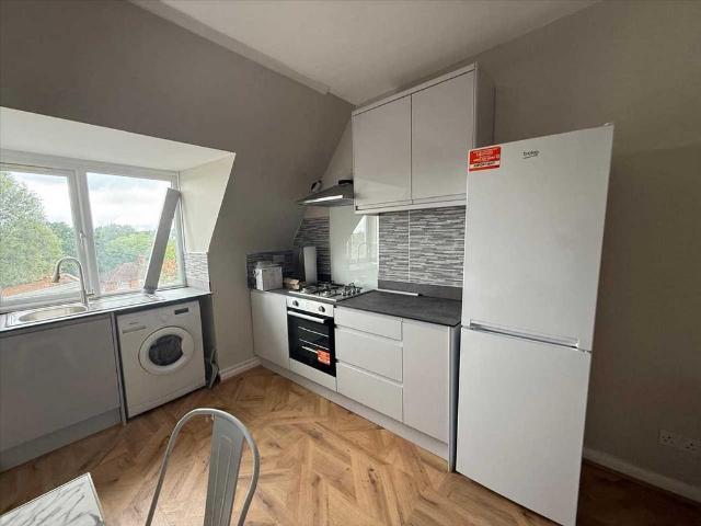 Deansbrook Road, Edgware, HA8 2 bed apartment to rent £1,650 pcm £381 pw