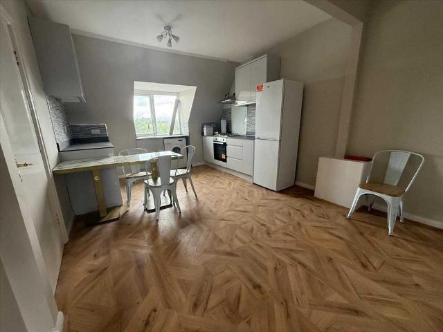 Deansbrook Road, Edgware, HA8 2 bed apartment to rent £1,650 pcm £381 pw
