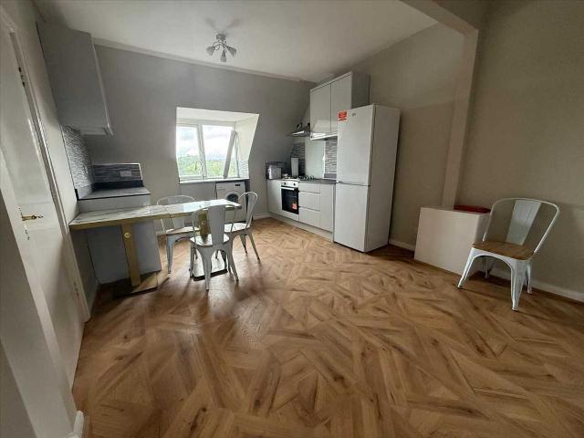 Deansbrook Road, Edgware HA8, 2 bed flat to rent, £1,650 pcm | PrimeLocation