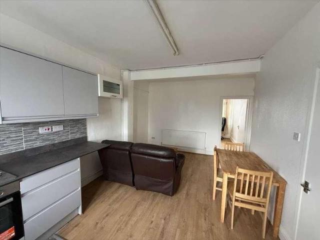 Deansbrook Road, Edgware, HA8