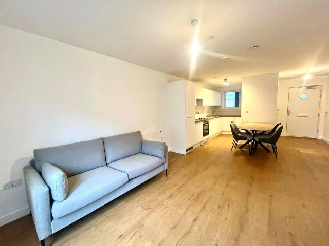 Deansgate Gardens, Bolton BL1, 1 bed flat to rent, £1,025 pcm | PrimeLocation