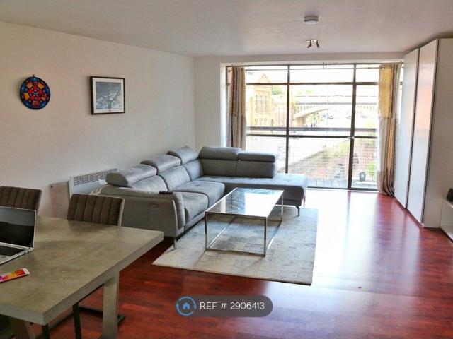 Deansgate, Manchester M3, 2 bed flat to rent, £1,800 pcm | PrimeLocation