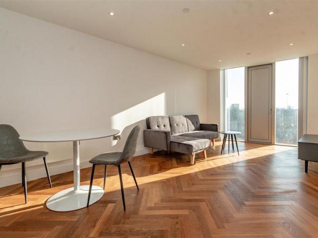 Deansgate Square, Manchester 1 bed apartment to rent £1,450 pcm £335 pw