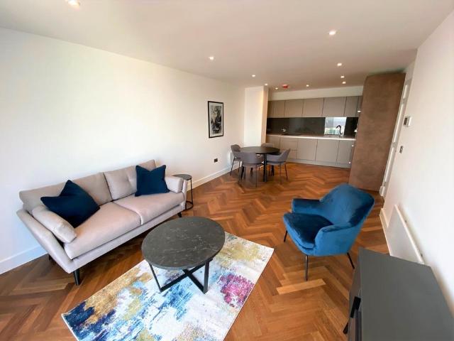Deansgate Square, Manchester M15 2 bed apartment to rent £1,900 pcm £438 pw