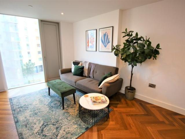 Deansgate Square, Owen Street. 1 bed apartment to rent £1,600 pcm £369 pw
