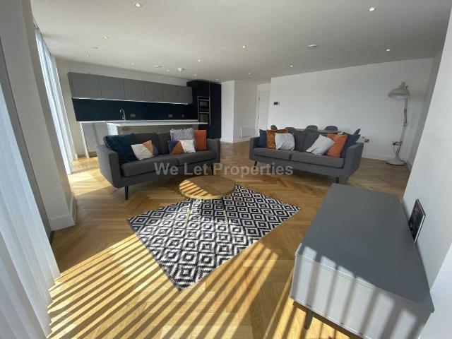 Deansgate Square, South Tower M15, 3 bed flat to rent, £2,800 pcm | PrimeLocation