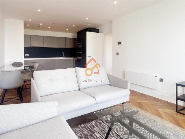Deansgate Square, 9 Owen Street. 2 bed flat to rent £2,450 pcm £565 pw