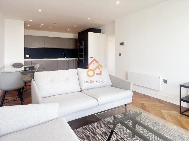 Deansgate Square, 9 Owen Street, Manchester M15, 2 bed flat to rent, £2,400 pcm | PrimeLocation