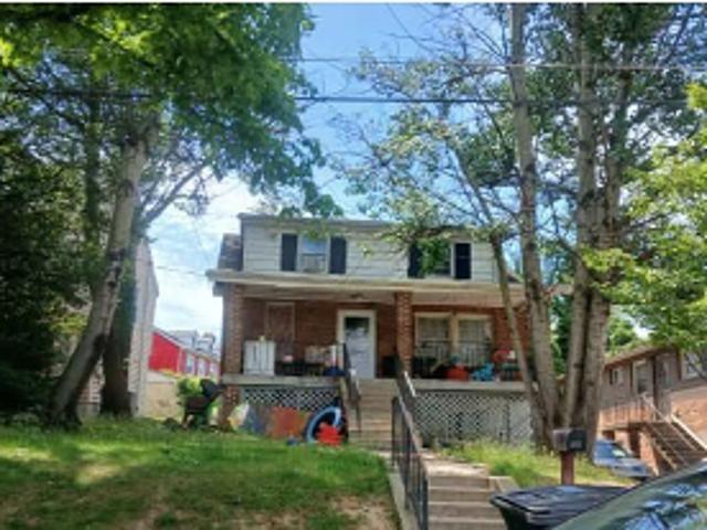 Deanwood Dr