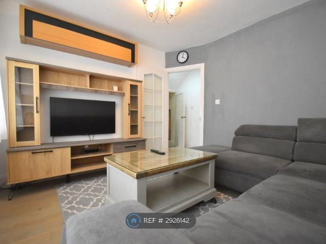 De'arn Gardens, Mitcham CR4, 2 bed terraced house to rent, £1,750 pcm | PrimeLocation