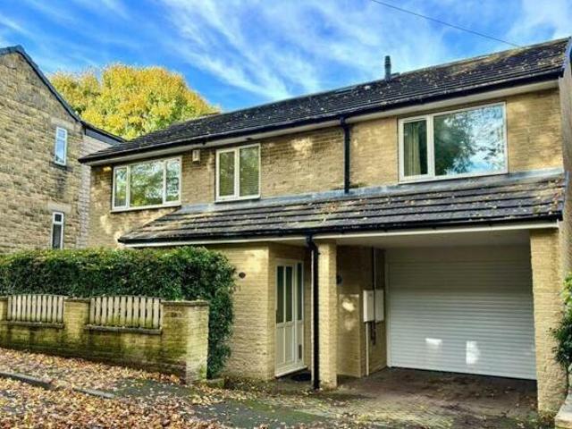 Dearneside Road, Denby Dale, 4 Bedroom Detached