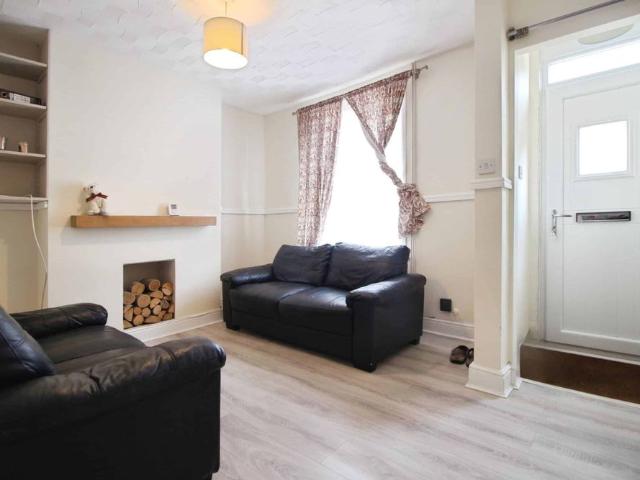 Deburgh Street, Swindon, Swindon, SN2