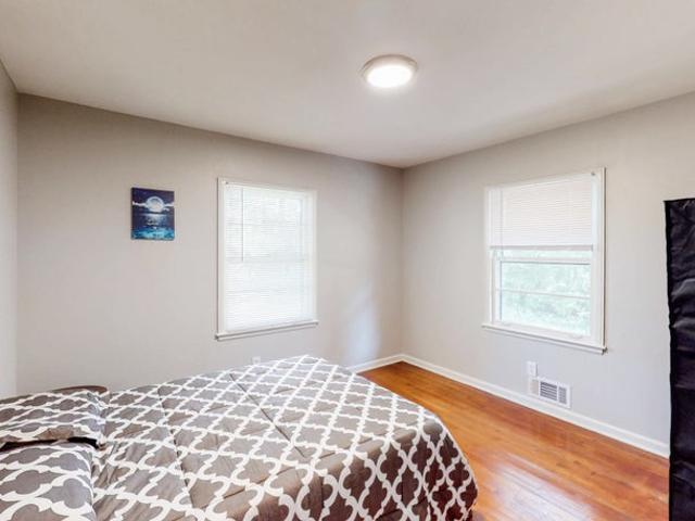 Decatur Home, a 2 minute walk to bus stop Glenwood