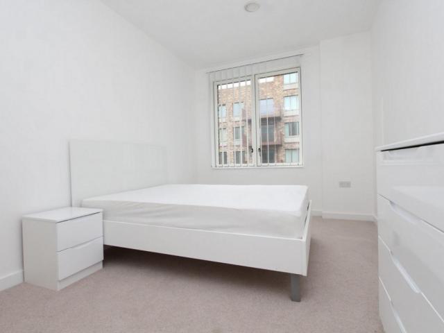Decent double bedroom close to the University of East London Has a Room