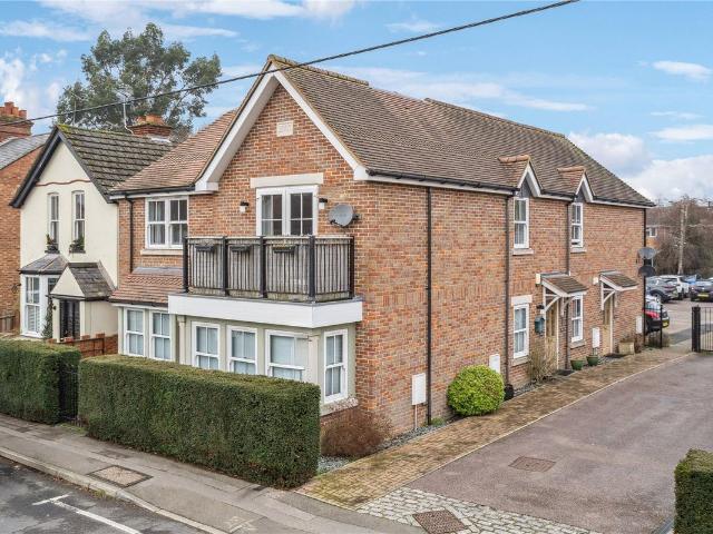 Dedmere Road, Marlow, Buckinghamshire SL7, 2 bed flat to rent, £1,700 pcm | PrimeLocation