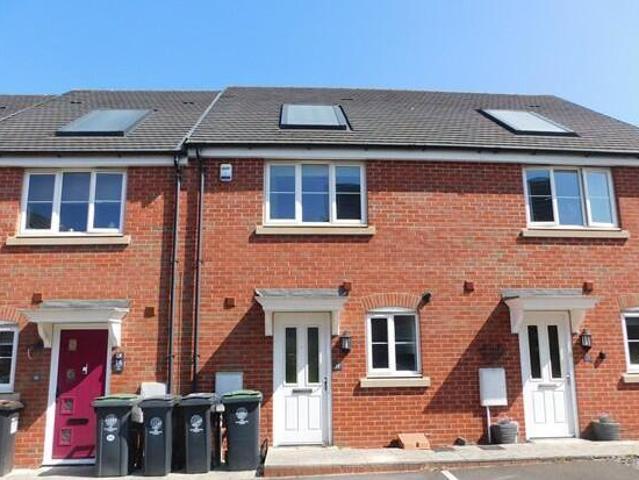Dee Close, Rushden, 2 Bedroom Terraced