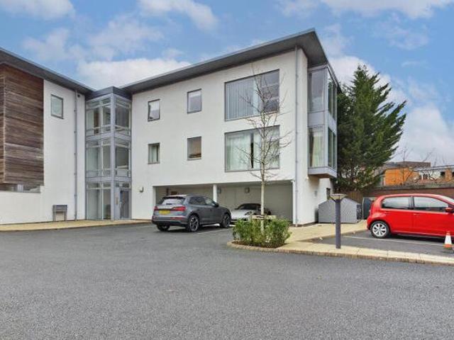 Dee Hills Park, Chester, 2 Bedroom Penthouse