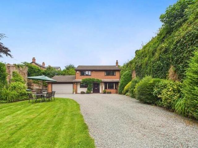 Dee Lane, Holt, 4 Bedroom Detached