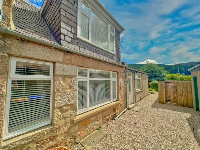 Deebank Road, Ballater, Aberdeenshire AB35, 2 bed cottage to rent, £950 pcm | PrimeLocation