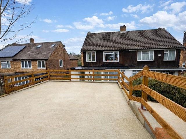 Deeds Grove, High Wycombe HP12, 5 bed shared accommodation to rent, £802 pcm | PrimeLocation