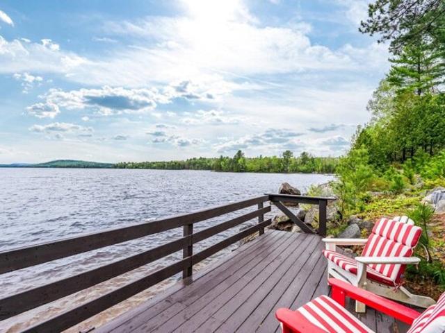 Deep Cove Rd, T R Wels, Home For Sale