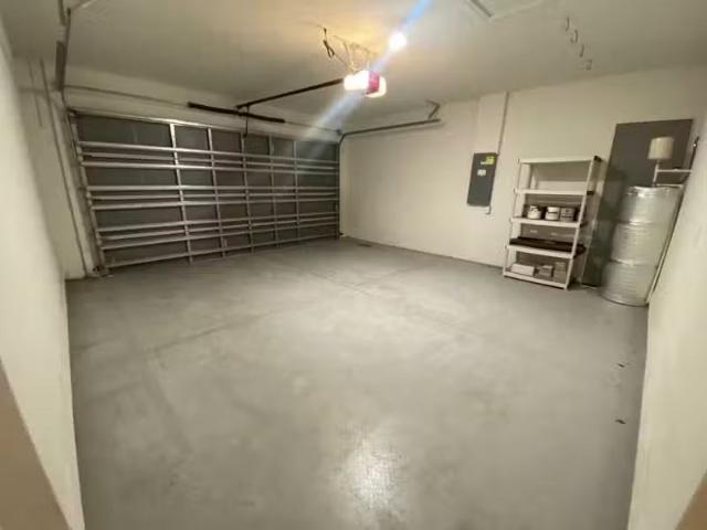 Deep Creek House 3 Bed +Den, 2 Full Bath, 2 Covered Garage.