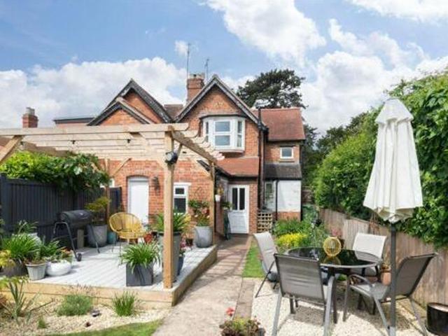 Deep Street, Prestbury, 2 Bedroom Semi detached