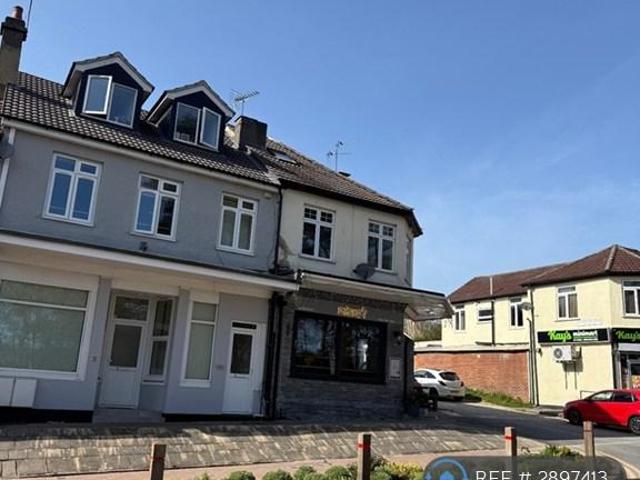 Deepcut, Camberley, GU16 3 bed flat to rent £1,700 pcm £392 pw