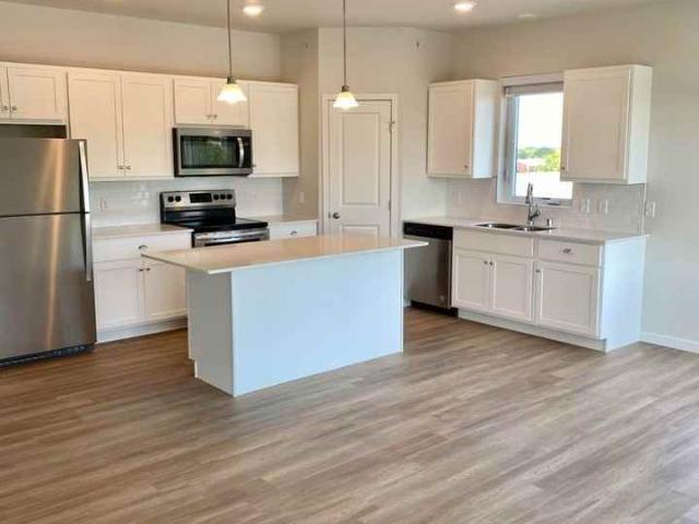 Deephaven Apartments 1 Bedroom Apartment for Rent at 1255 Edmonson Ave Ne, Monticello, MN 55362