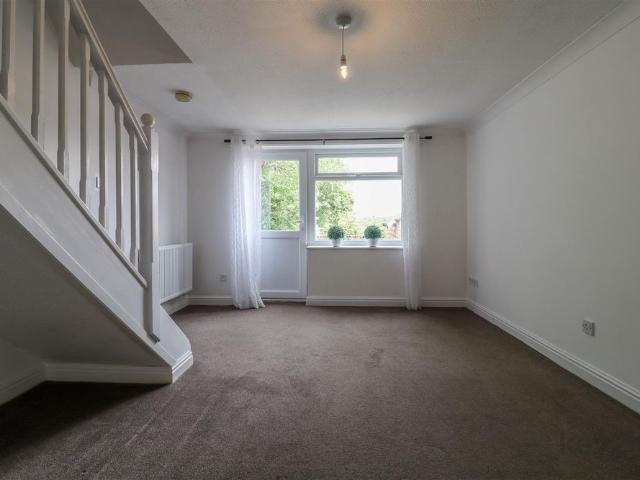 Deepwell Avenue, Halfway S20