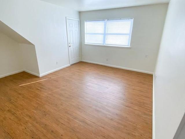 Deer Creek Apartments 3 Bedroom Apartment for Rent at 423 Se Winfield Ave, Topeka, KS 66607 East Topeka North