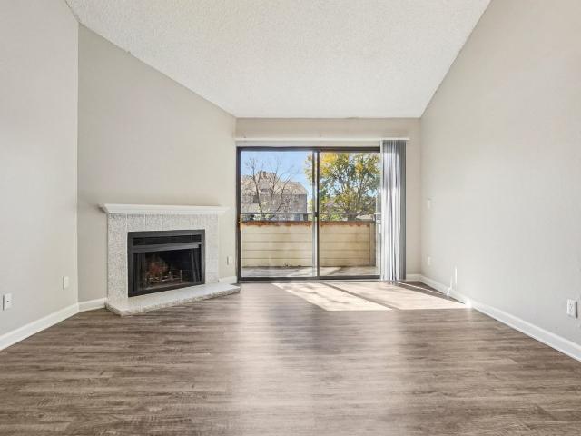 Deer Crest Apartments 1 Bedroom Apartment for Rent at 2200 W 10th Ave, Broomfield, CO 80020 Lac Amora