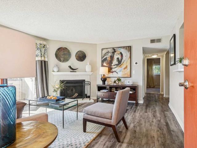 Deer Crest Apartments 2 Bedroom Apartment for Rent at 2200 W 10th Ave, Broomfield, CO 80020 Lac Amora