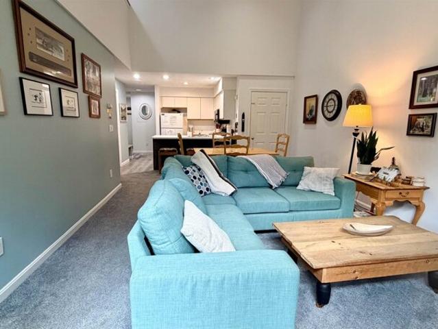 Deer Crk Unit E, Dover, Condo For Sale