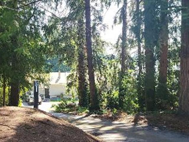 Deer Island Dr E