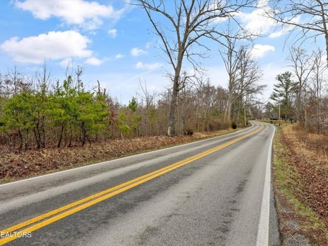 Deer Lodge Hwy, Deer Lodge, TN 37726
