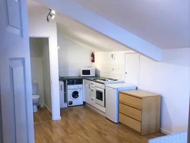 Deer Park Road, London, SW19 3TL, United Kingdom | 1 bed house for rent #167775387 | Rentberry