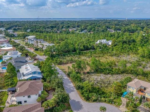 Deer Point Dr, Gulf Breeze, FL 32561