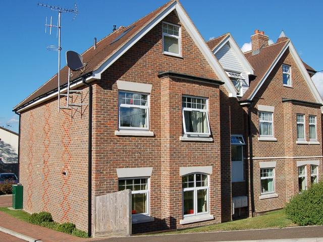 Deerbrook, Burgess Hill RH15, Studio to rent, £935 pcm | PrimeLocation