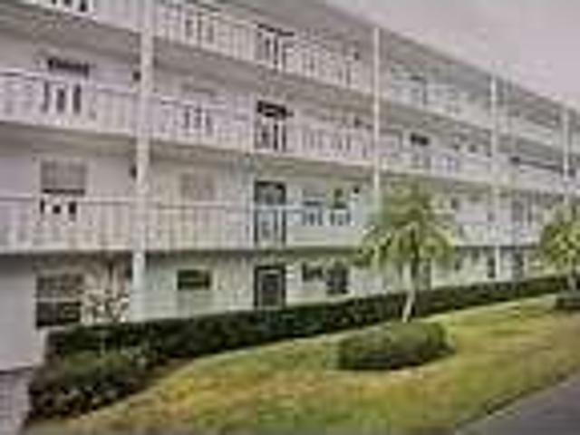 Deerfield Beach 2BR 2BA, 3rd floor Elevator building