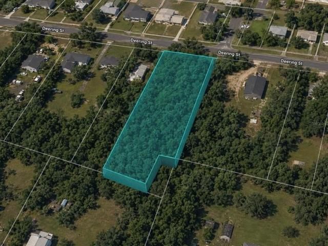 Deering St, Marianna, FL 32446